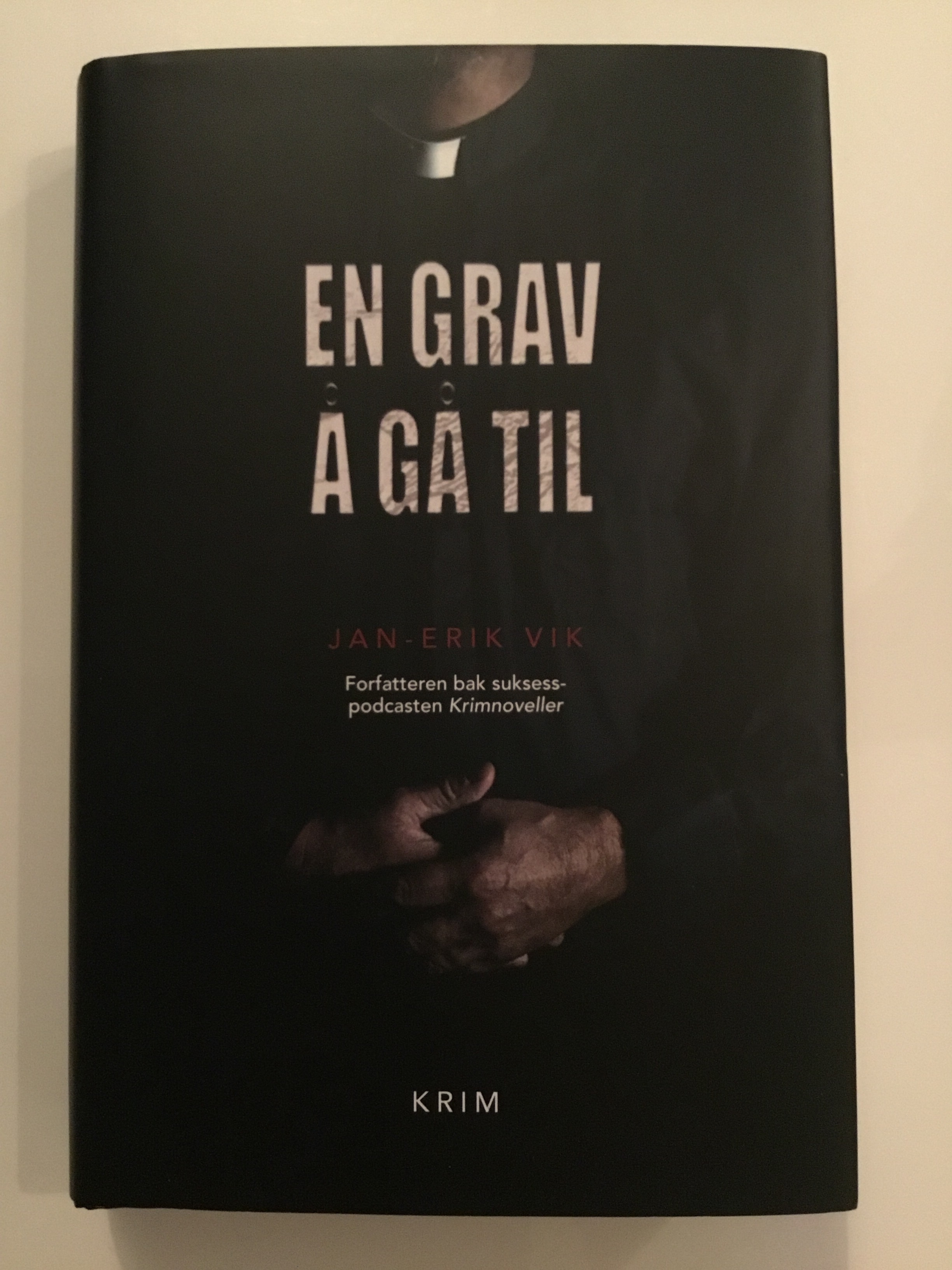 En grav å gå til av Jan-Erik Vik – Bokblogger