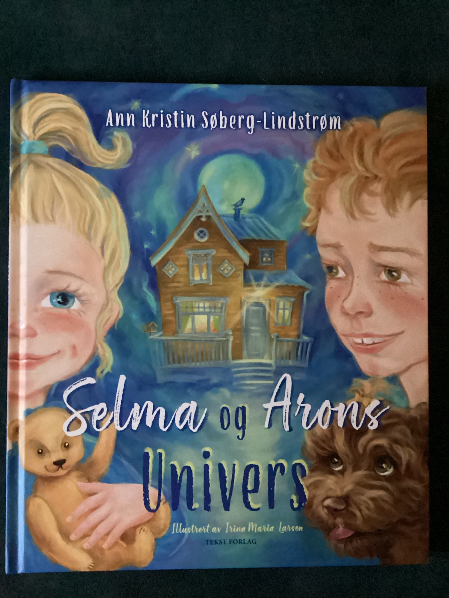 Selma og Arons univers av Ann Kristin Søberg-Lindstrøm – Bokblogger